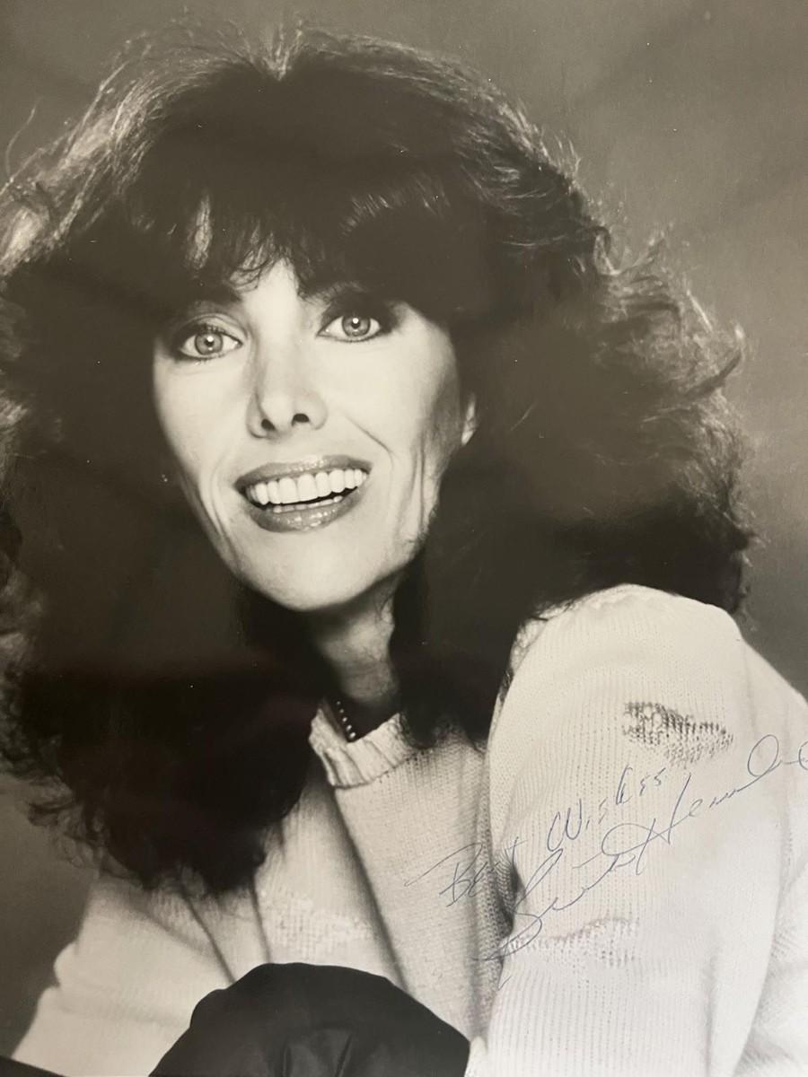 Alice star Beth Howland signed photo | EstateSales.org