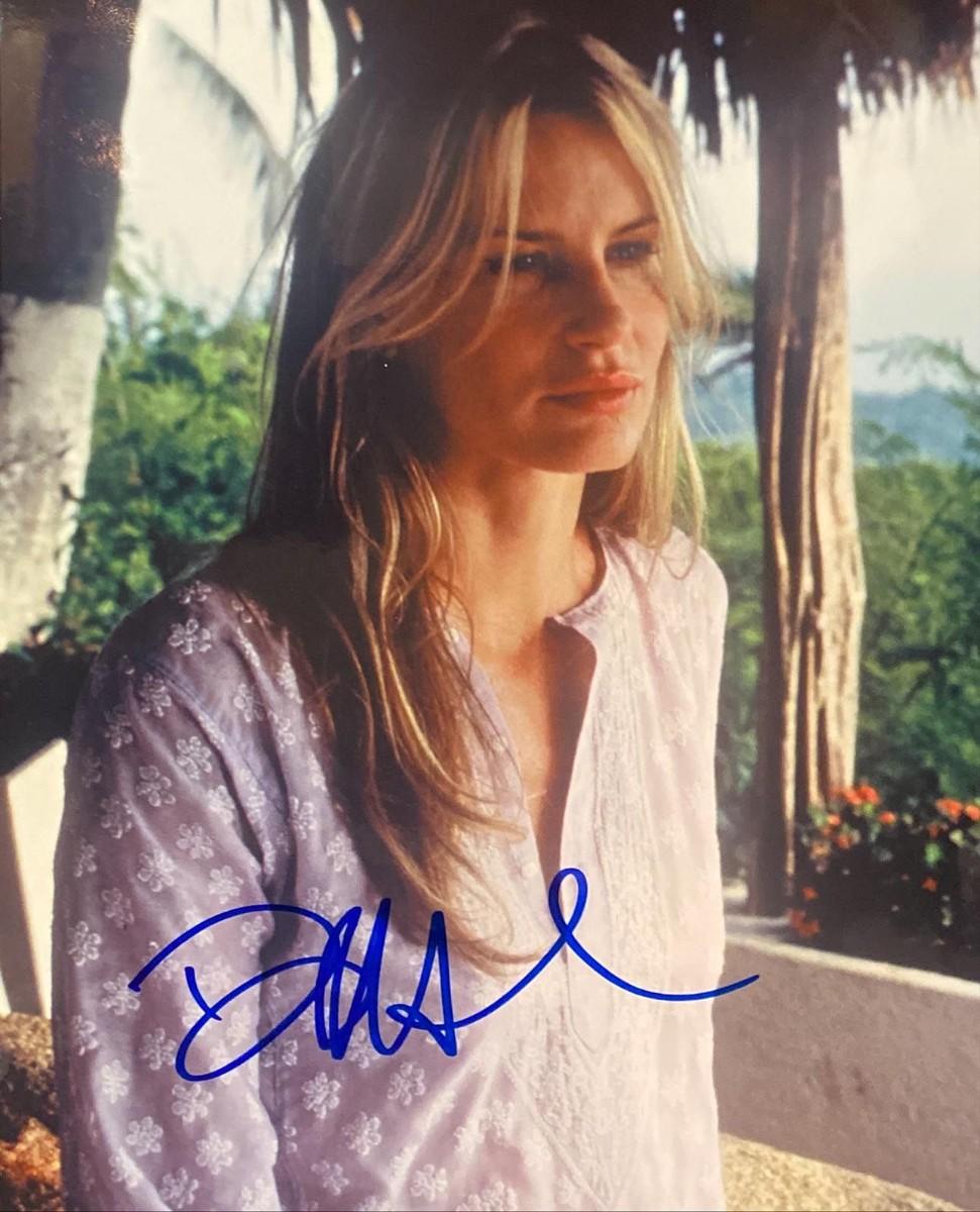 Daryl Hannah Signed Photo | EstateSales.org