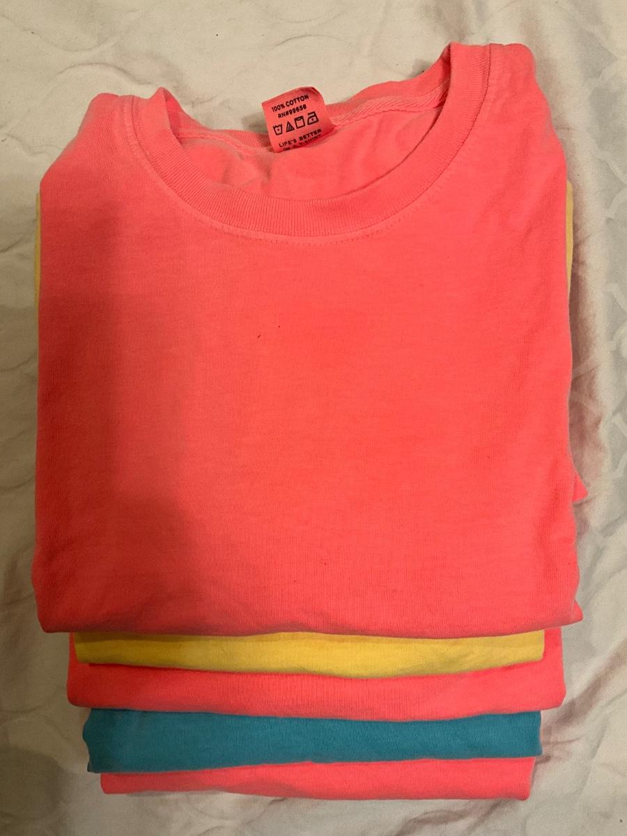 Colored t-shirts | EstateSales.org