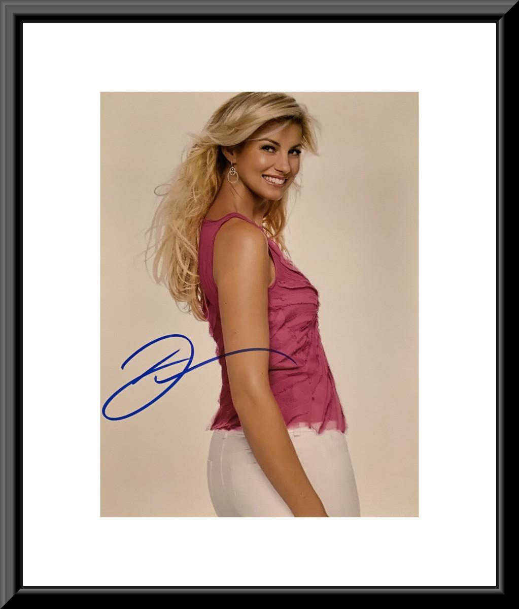 Country singer Faith Hill signed photo | EstateSales.org