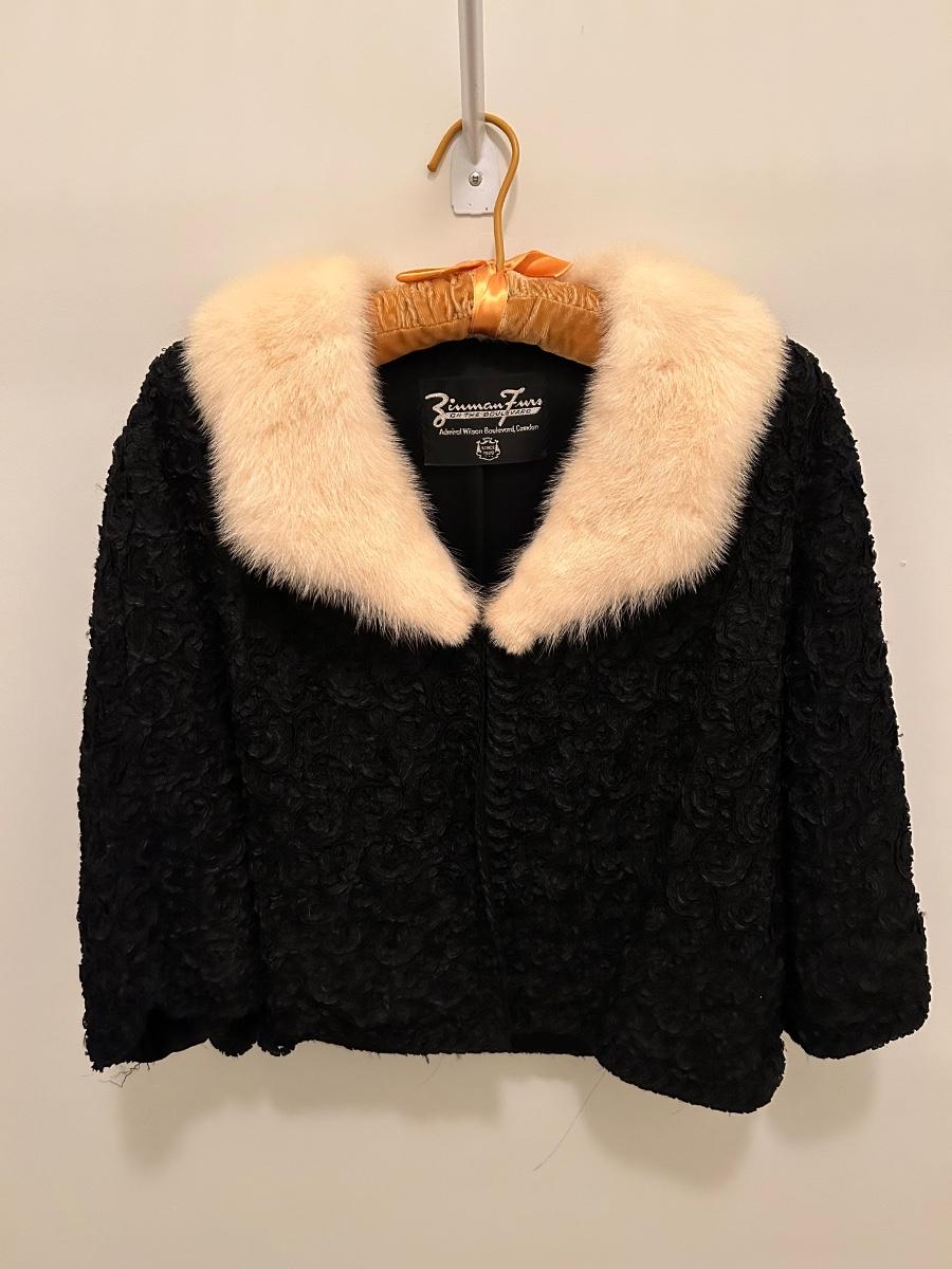 LOT 58K: Vintage Fur Collar Coat By Zimmans Furs | EstateSales.org
