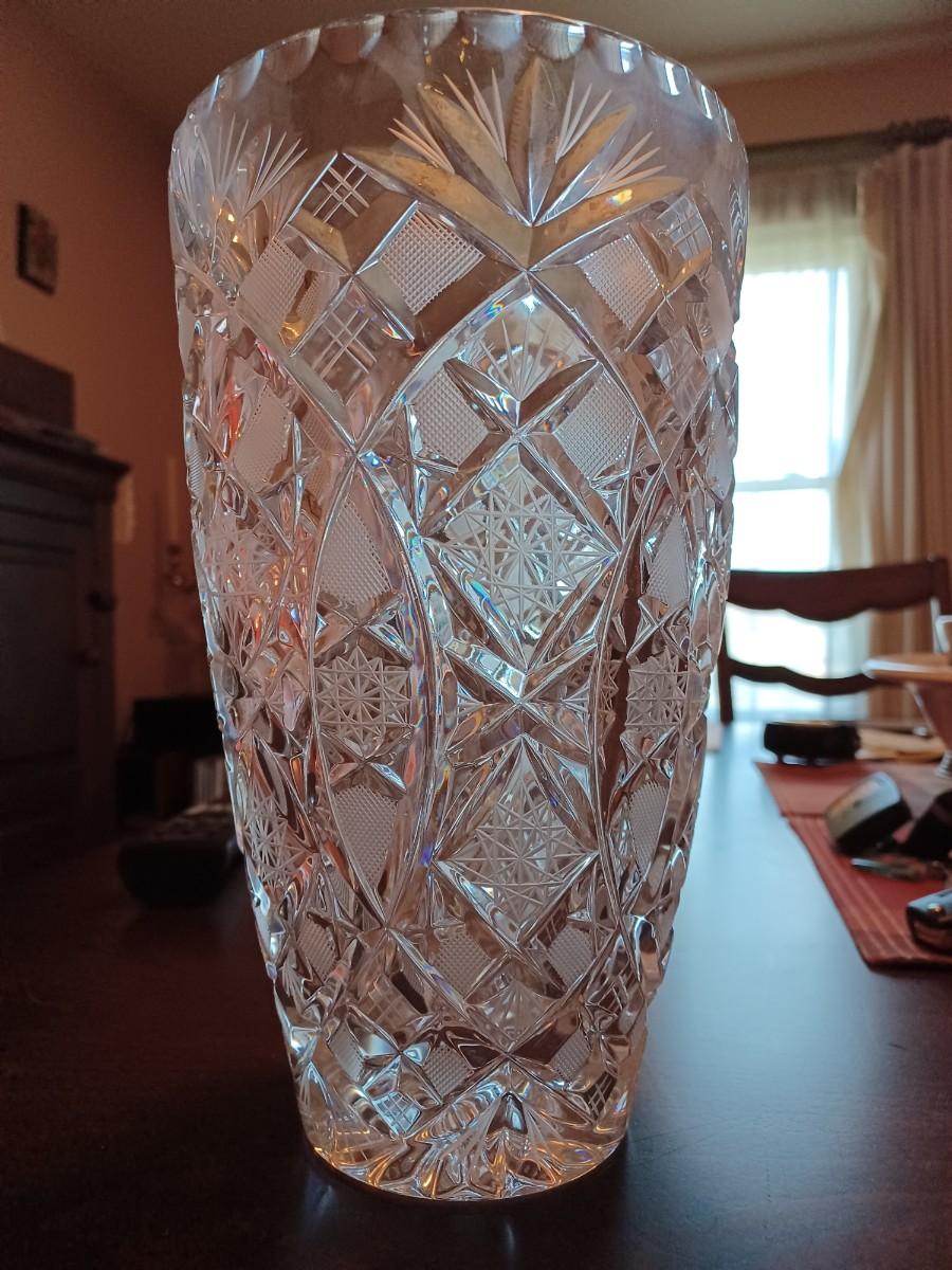 lead crystal vase | EstateSales.org