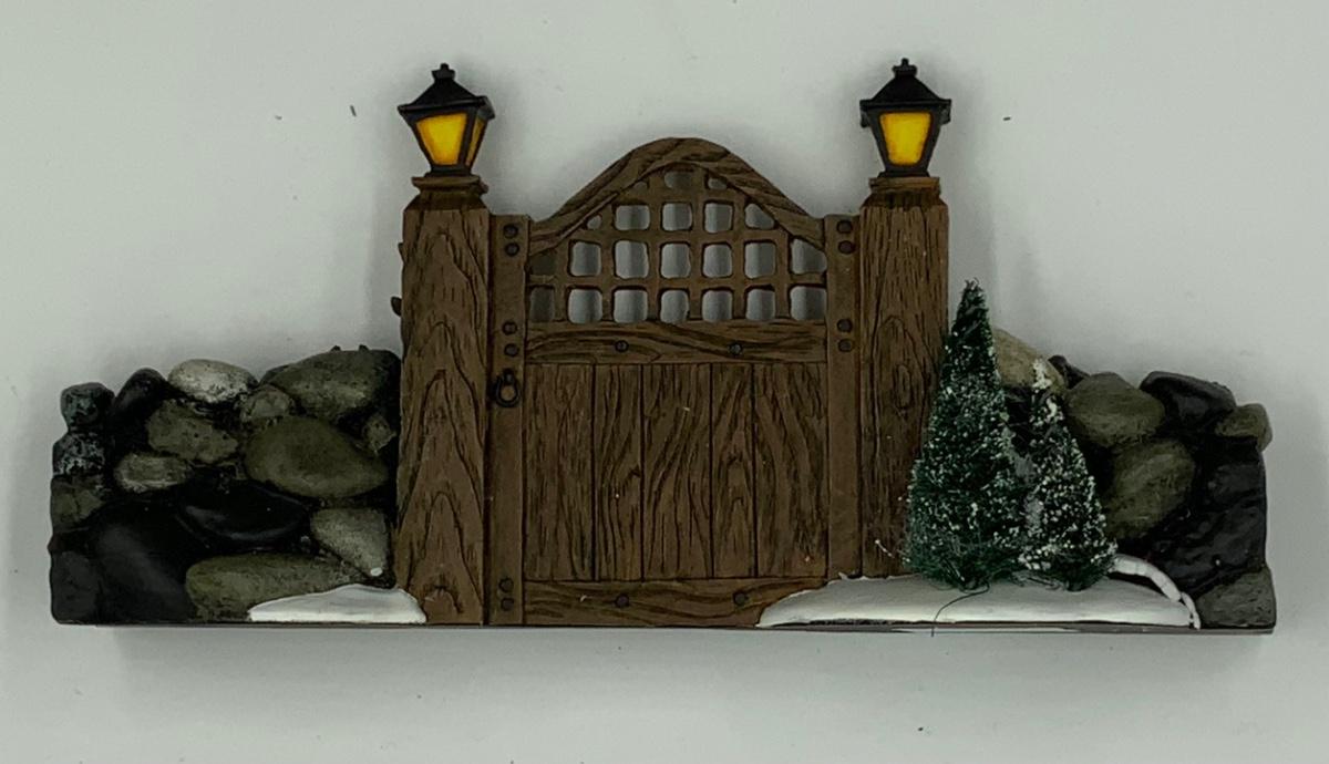 Fieldstone Entry Gate | EstateSales.org