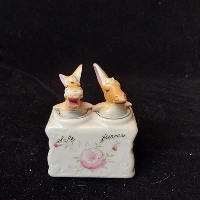 VINTAGE ROCKING/BOBBLEHEAD STYLE DONKEY SALT/PEPPER SHAKERS ...