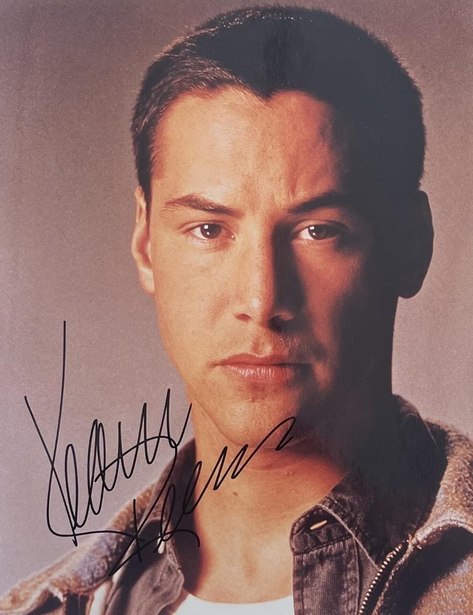 Speed Keanu Reeves signed movie photo | EstateSales.org