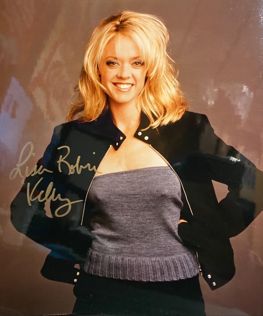 Lisa Robin Kelly signed photo | EstateSales.org