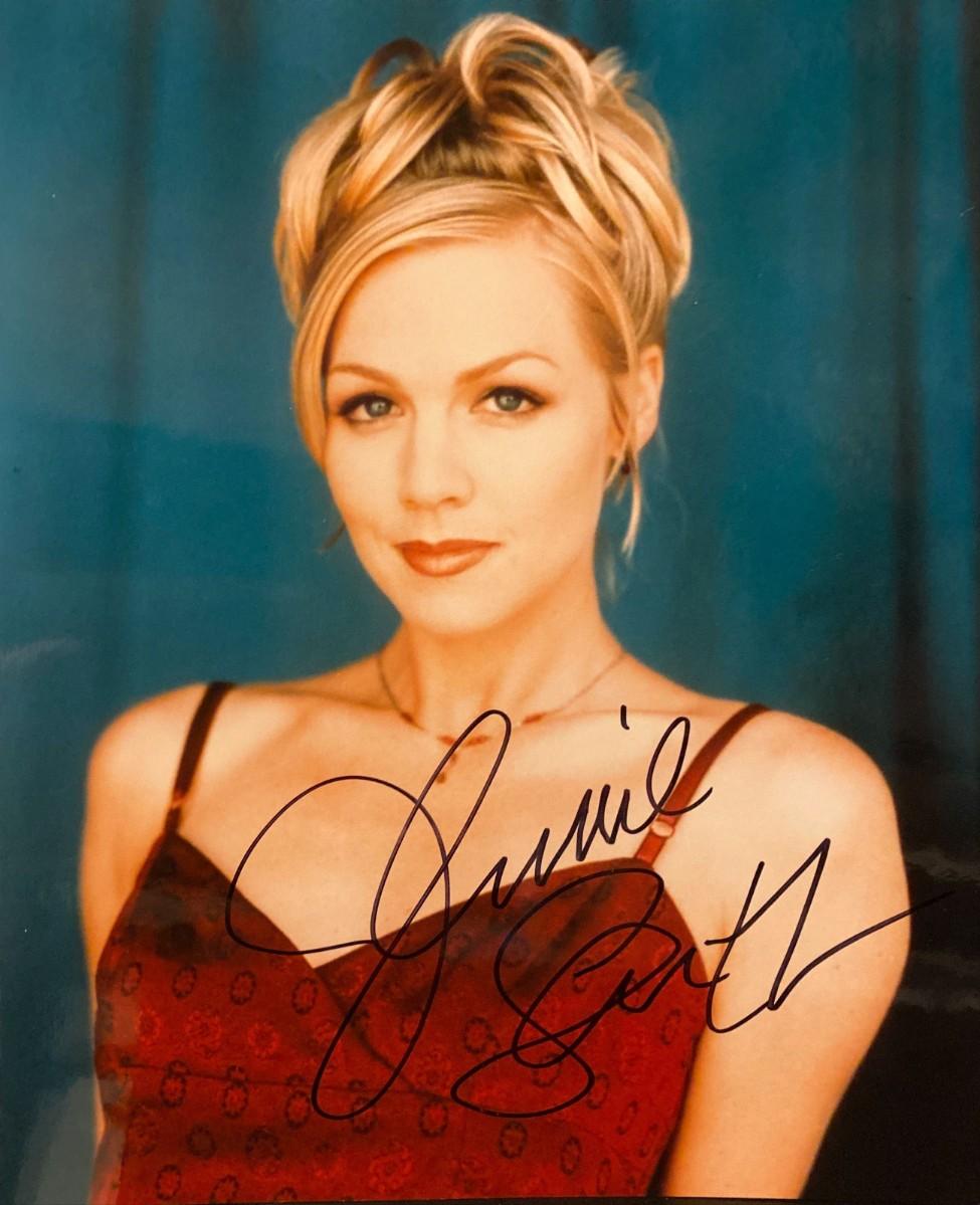 Jennie Garth signed photo | EstateSales.org