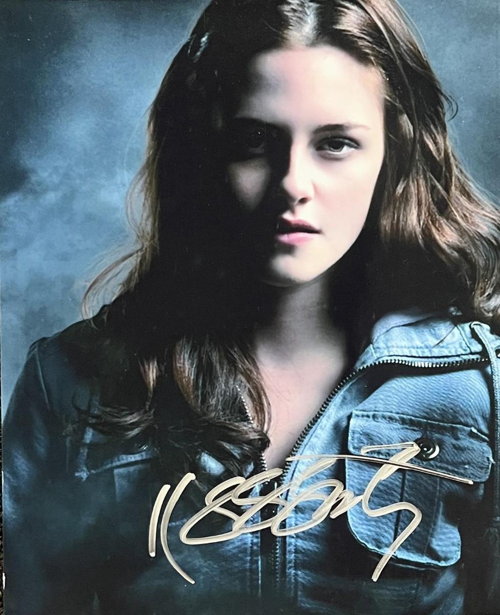 Twilight Kristen Stewart signed movie photo | EstateSales.org