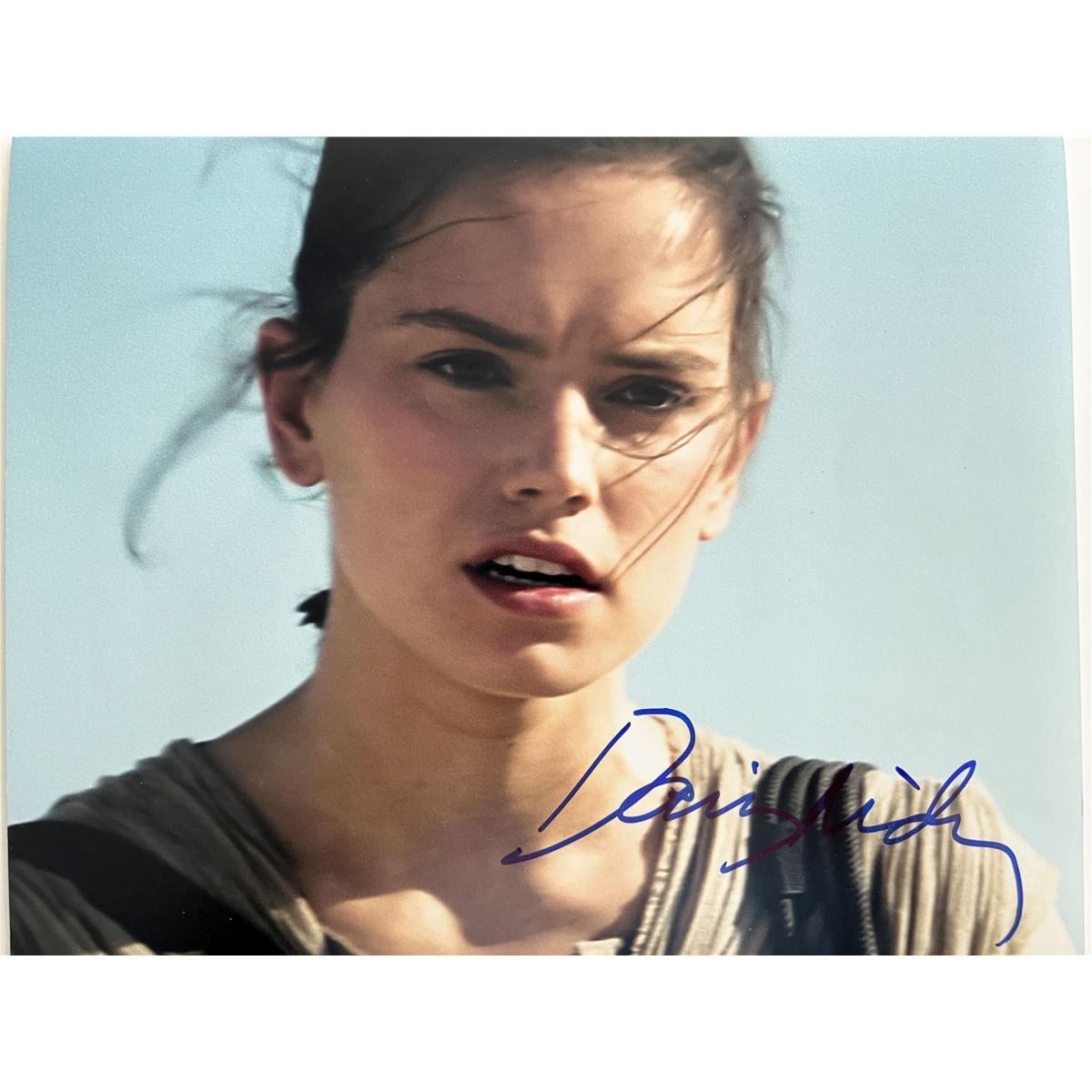 Star Wars Daisy Ridley signed photo | EstateSales.org