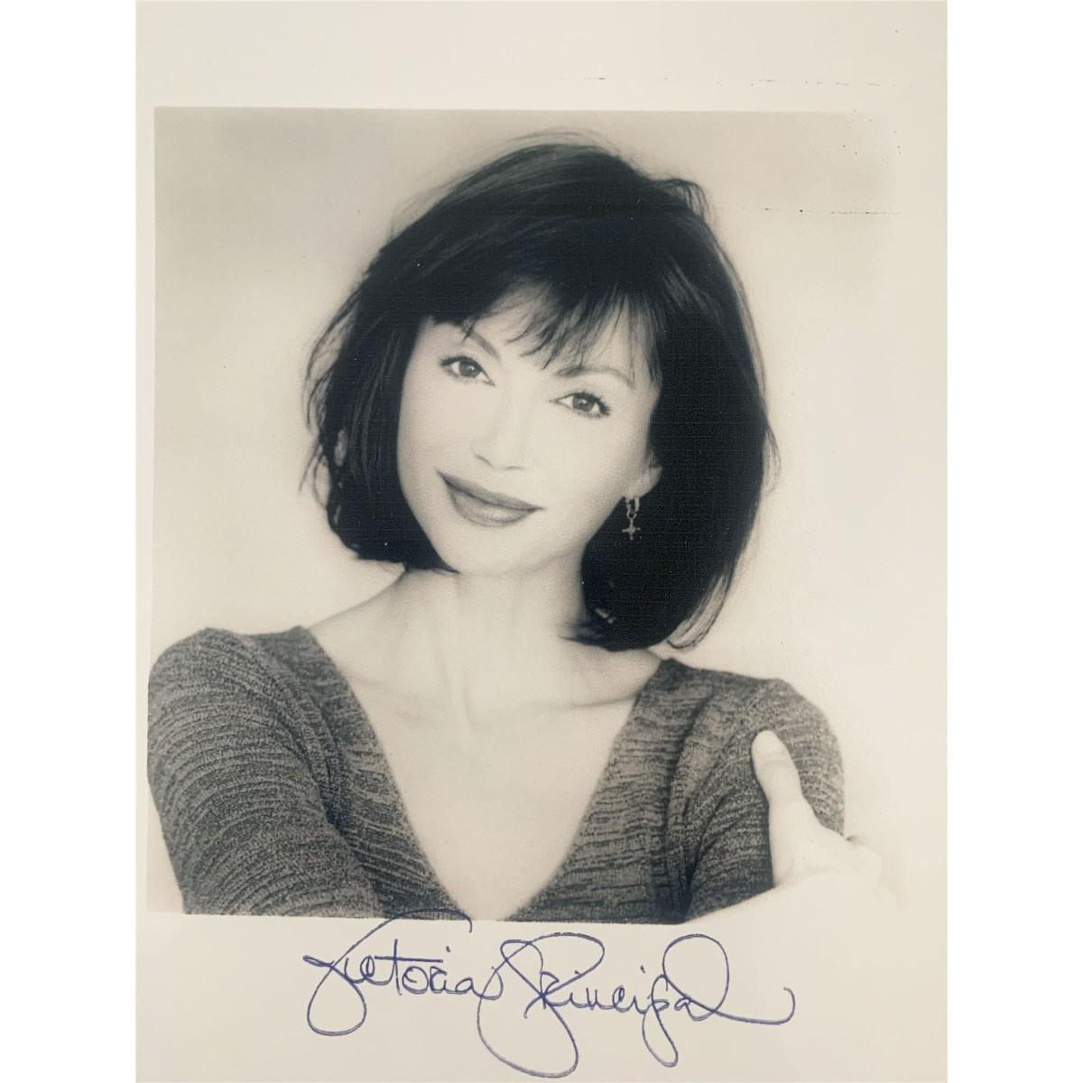 Victoria Principal signed photo | EstateSales.org
