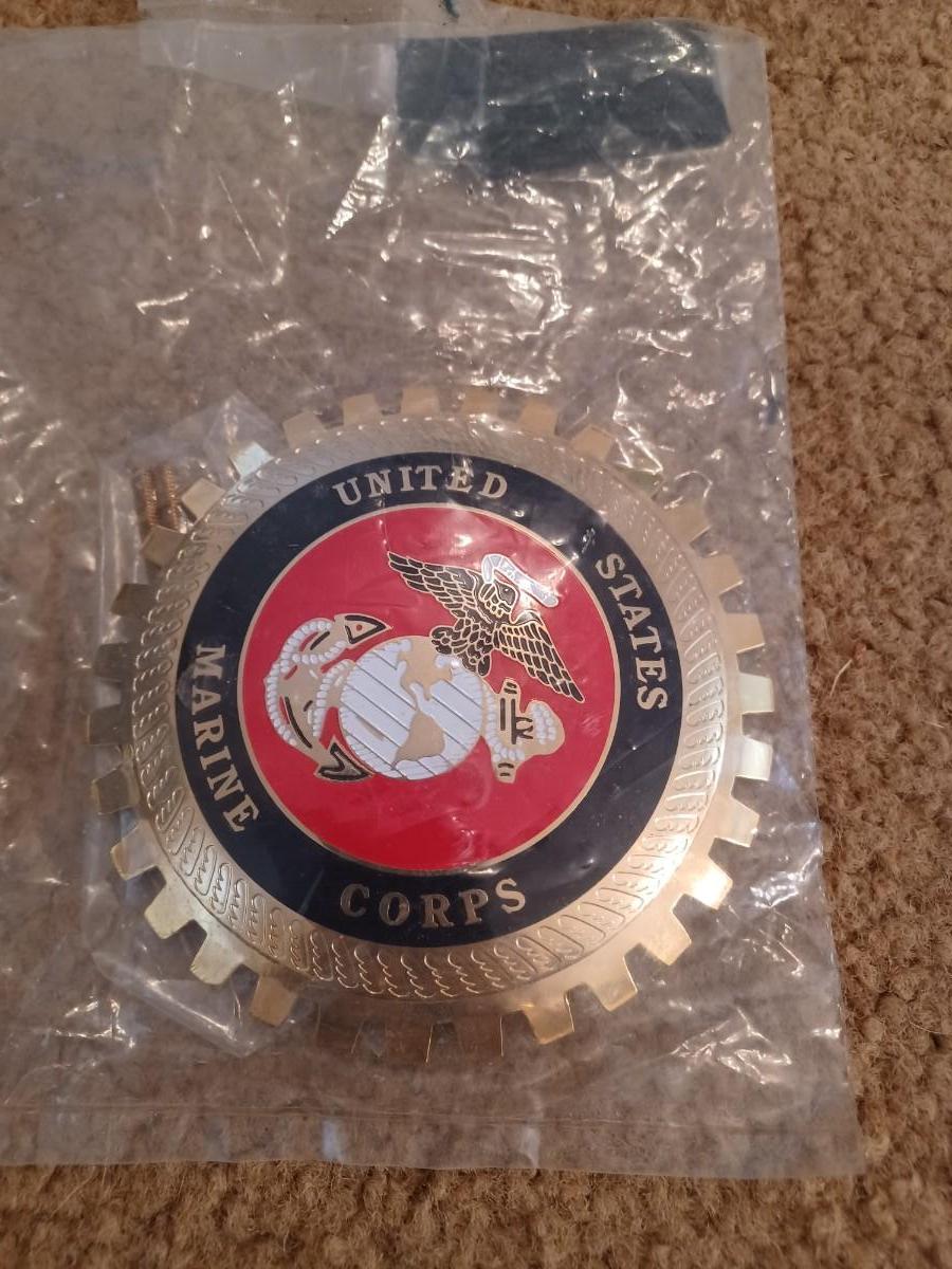 marine corps badge | EstateSales.org