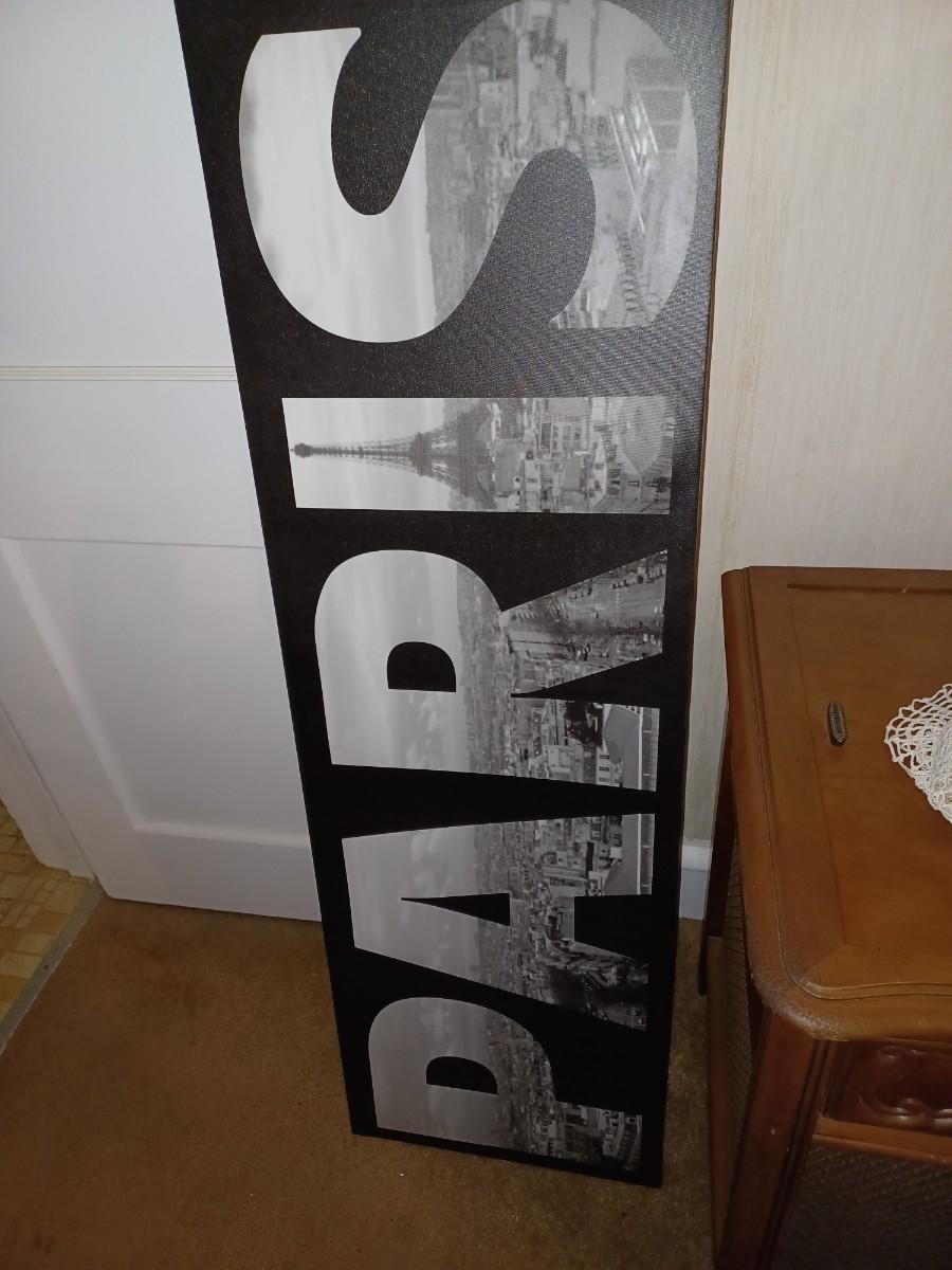 paris sign | EstateSales.org