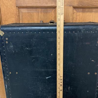 LOT 154: Antique / Vintage Trunk / Hartmann Tourobe Wardrobe Case ...
