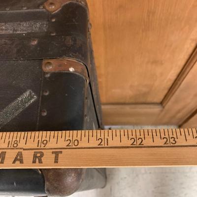 LOT 154: Antique / Vintage Trunk / Hartmann Tourobe Wardrobe Case ...