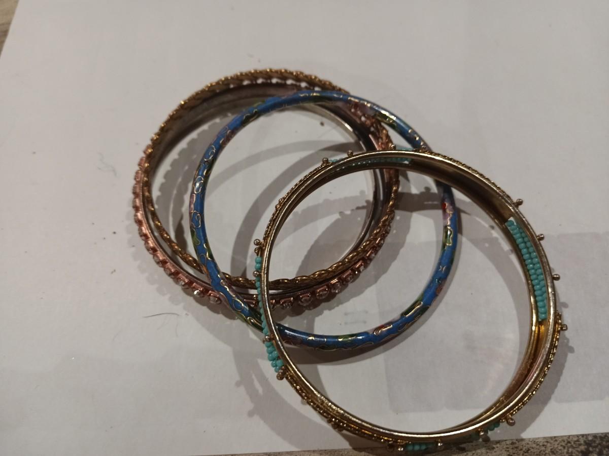 Bracelets | EstateSales.org