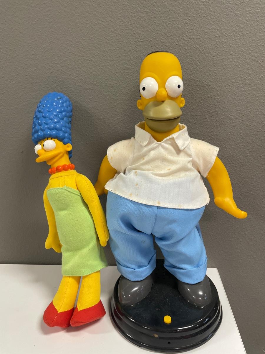 Talking Homer and Marge Simpson | EstateSales.org