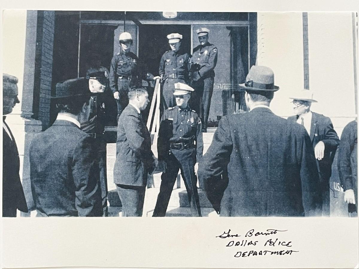 JFK Assassination Dallas police officer Gene Barnett signed photo ...
