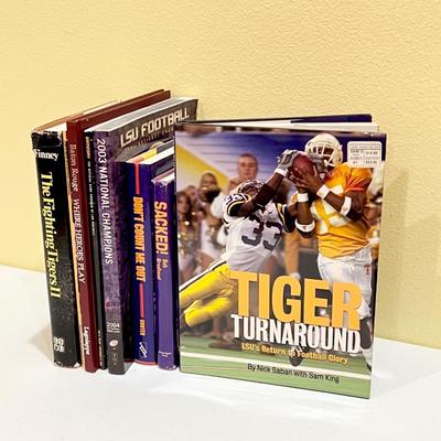 LSU ~ Lot Of Ten (10) Books / Magazines | EstateSales.org