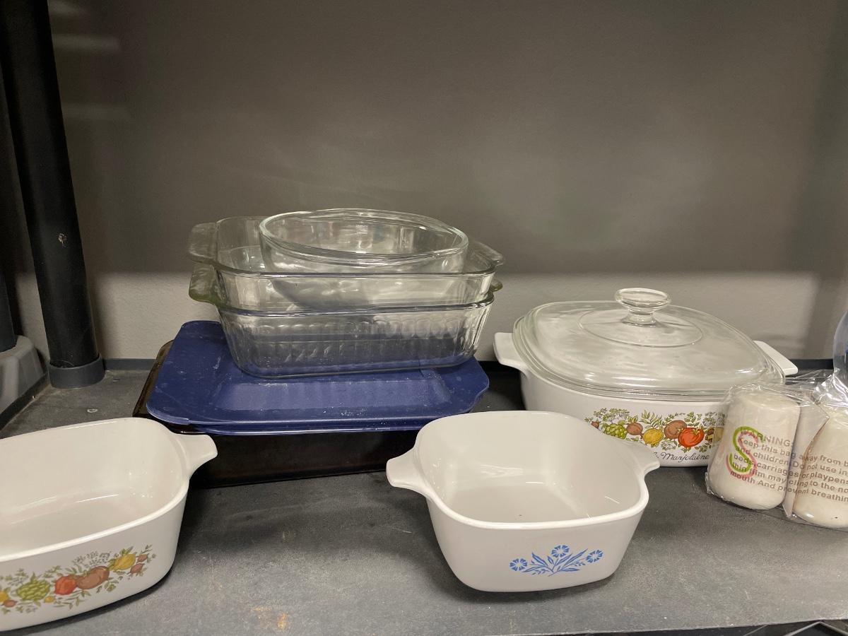 Corning ware square casserole dishes | EstateSales.org
