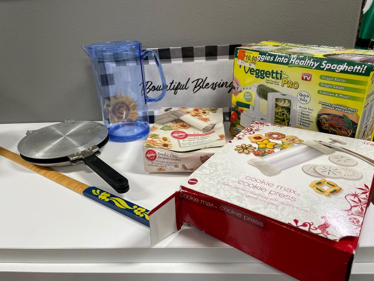 Kitchen items | EstateSales.org