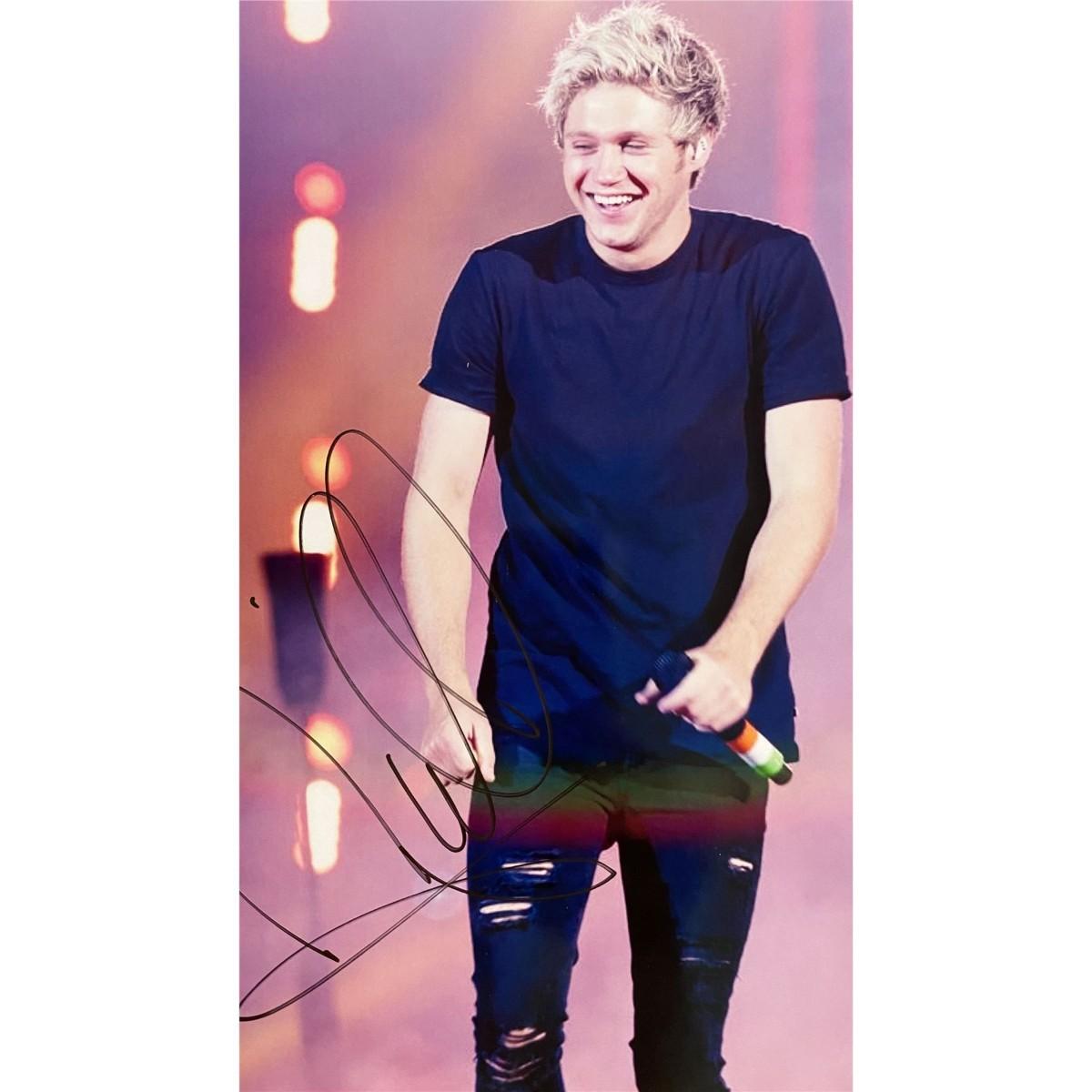 Niall Horan signed photo | EstateSales.org