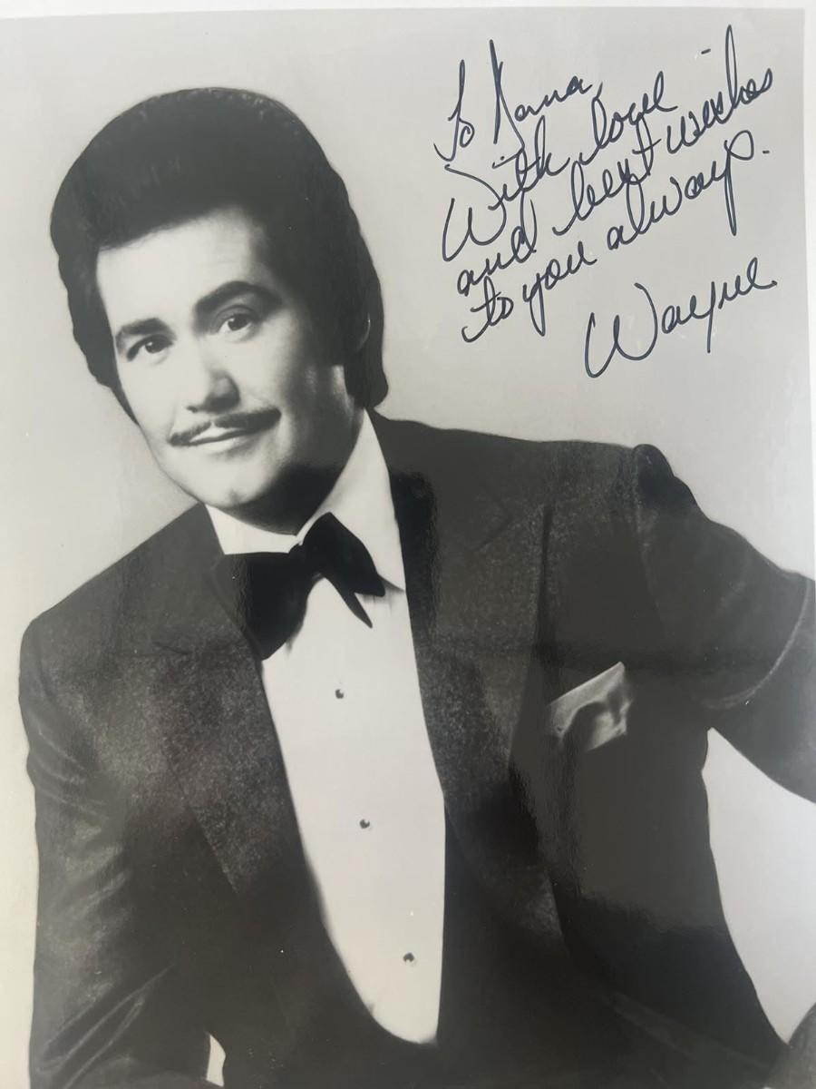 Wayne Newton signed photo | EstateSales.org