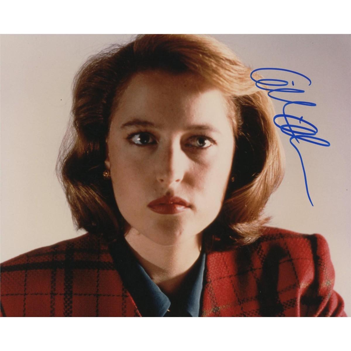 Gillian Anderson signed photo | EstateSales.org
