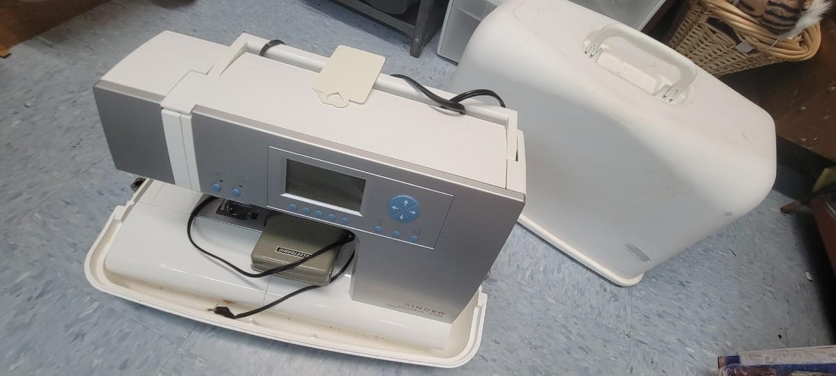Singer Quantum 9940 sewing machine and cover-see description for ...