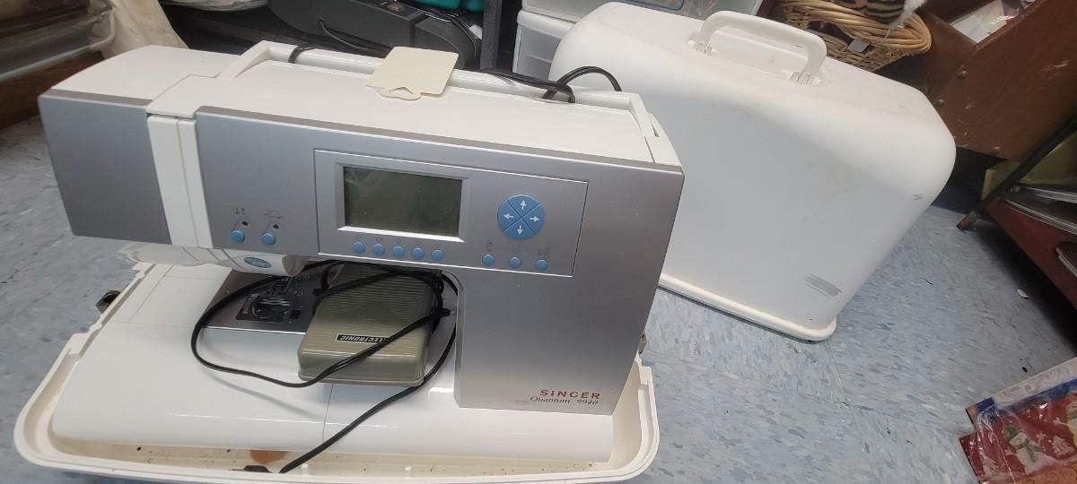 Singer Quantum 9940 sewing machine and cover-see description for ...