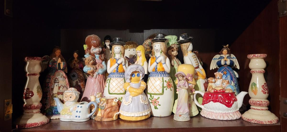 Assorted glass figures | EstateSales.org