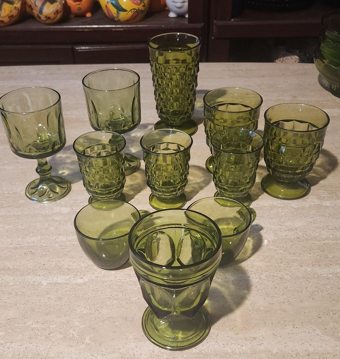 Green glassware set | EstateSales.org
