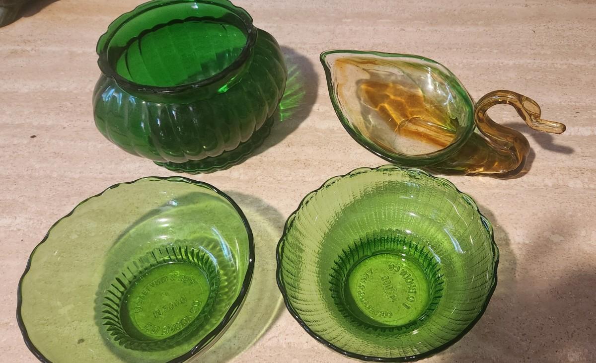 Green glass - 4 | EstateSales.org