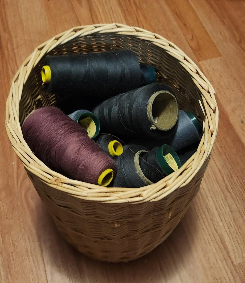 Basket of thread | EstateSales.org