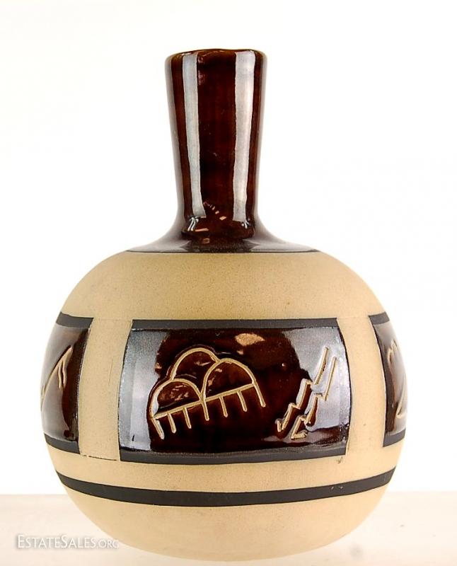 Native American Buff & Brown-ware Water Vessel | EstateSales.org