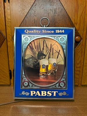 LIGHTED PABST BEER SIGN | EstateSales.org