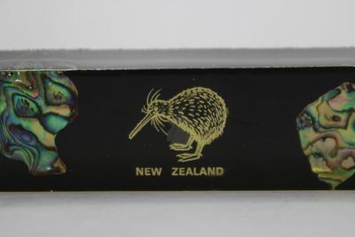 Vintage New Zealand Paua Shell in Resin Vacation Souvenir Plaque ...