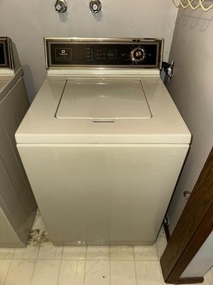 MAYTAG HEAVY DUTY, LARGE CAPACITY WASHING MACHINE | EstateSales.org