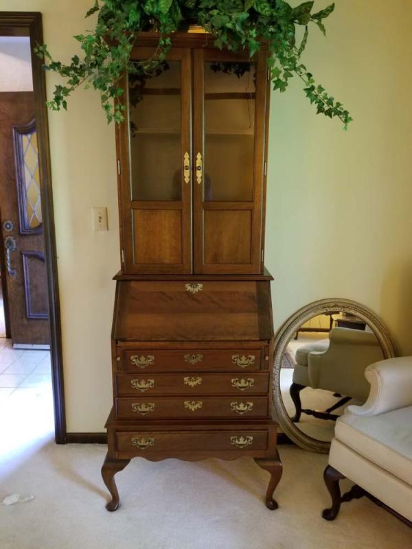 Overland Park....Absolute Estate Sale | EstateSales.org