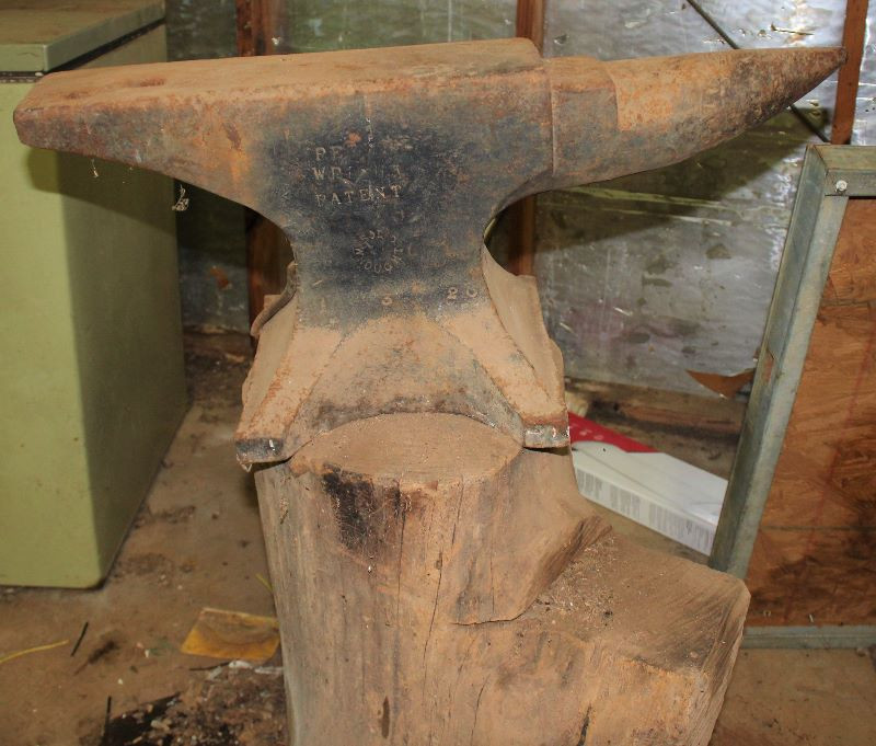 Lloyd Box Estate Sale | EstateSales.org