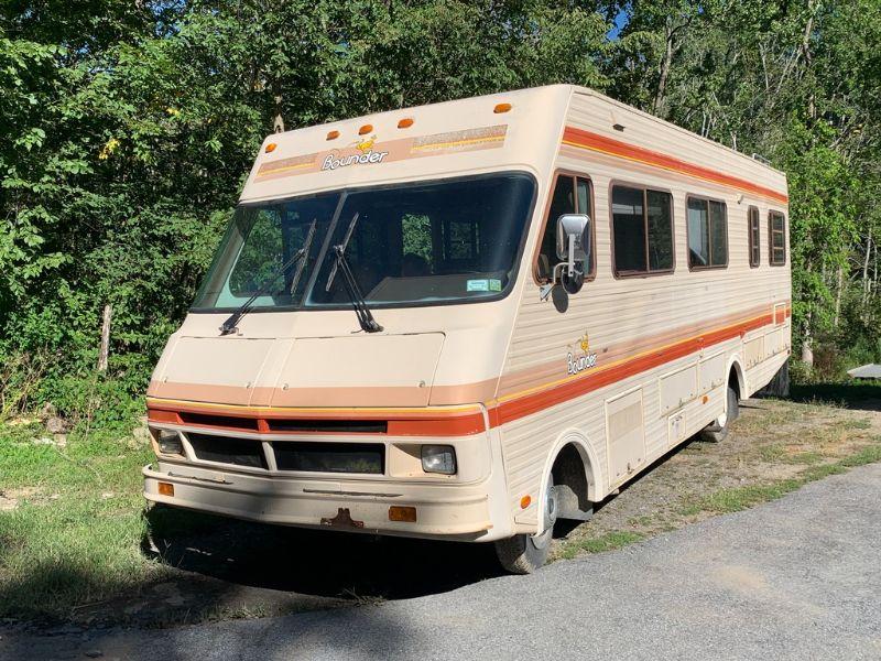 1988 Fleetwood Bounder Coach Auction Ending 9/20 | EstateSales.org