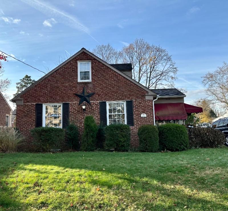 Brenda and crew are in Haddon Twp! | EstateSales.org