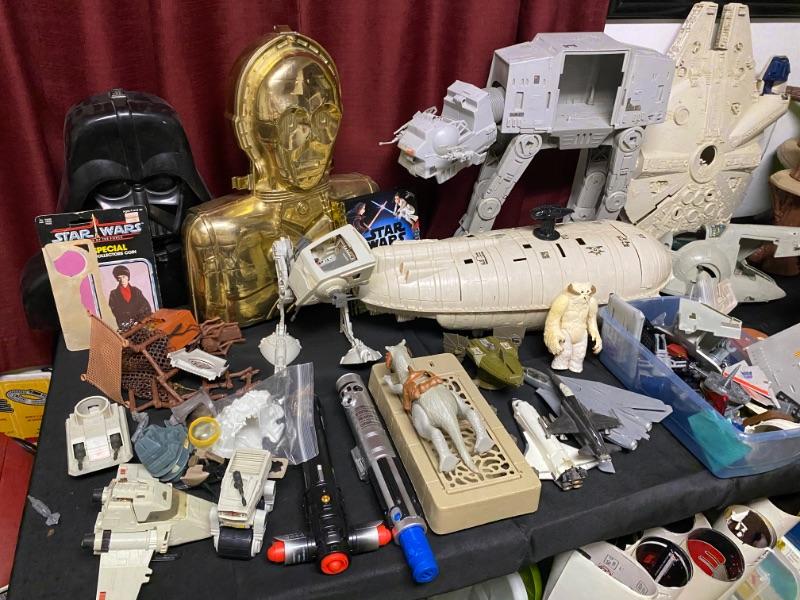 Awesome Bonner Springs Sale- Tons of Collectibles, Toys, Knives, Sports ...