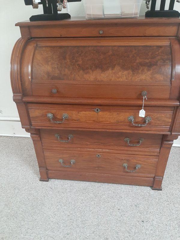 Downtown Tryon store liquidation sale | EstateSales.org Downtown Tryon store liquidation sale | EstateSales.org