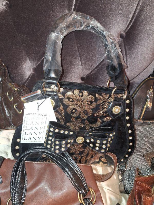 25% off FridayFinders Keepers estate sales | EstateSales.org