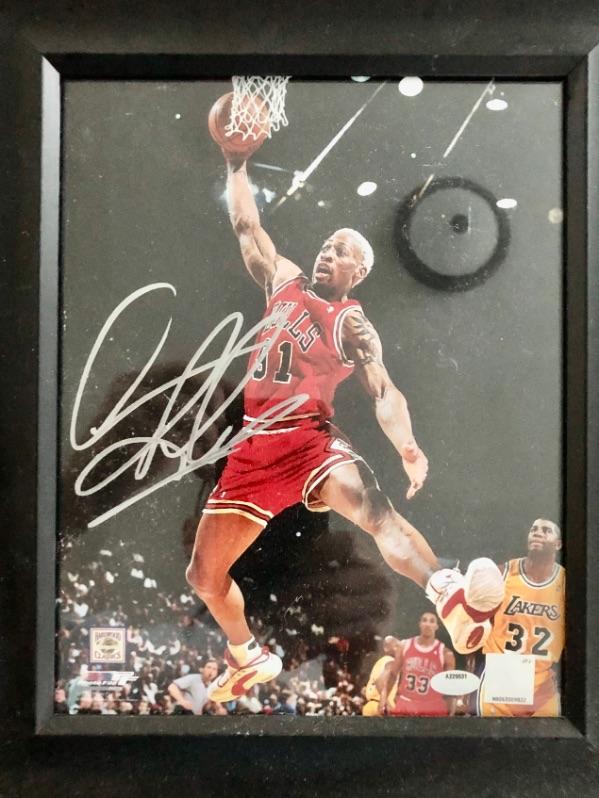 Collectibles Galore! Lots of autographed items! Coins, Knives, Much ...