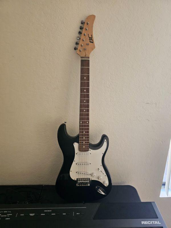 FUN CUTE PICKER WEST PALMDALE ESTATE SALE!!! | EstateSales.org
