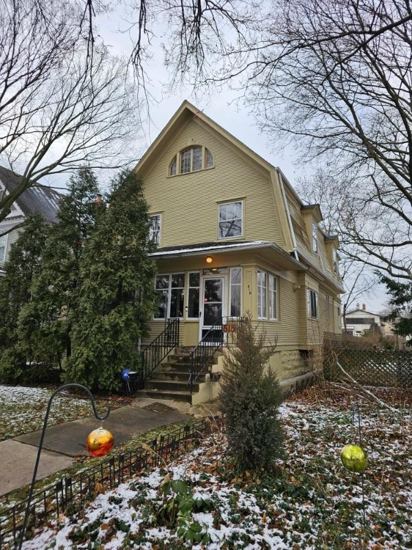 Cait's Oak Park Estate Sale - 50% Off Saturday! | EstateSales.org