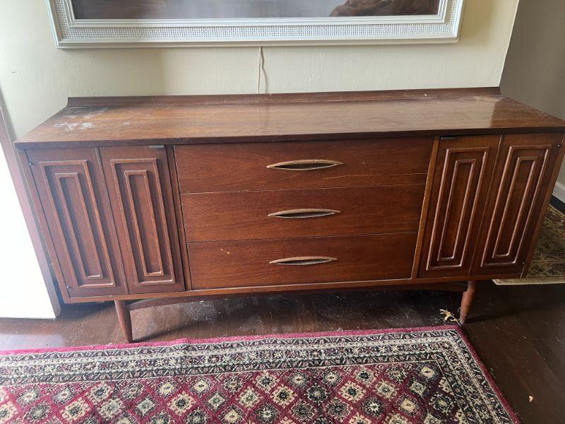 Milford Estate Sale | EstateSales.org