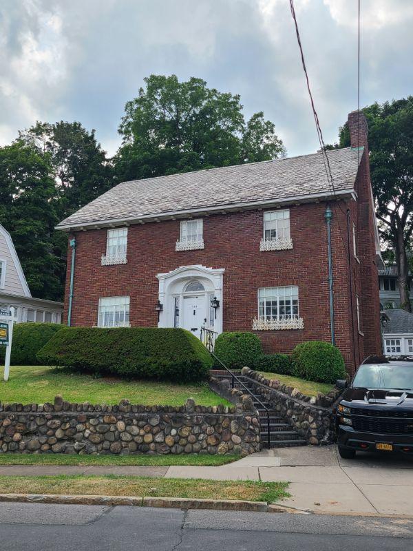 Strathmore Estate Sale | EstateSales.org