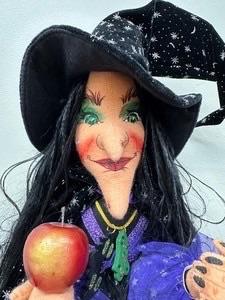 All Things Spooky and Fun~ A Fantastic Halloween Auction! | EstateSales.org